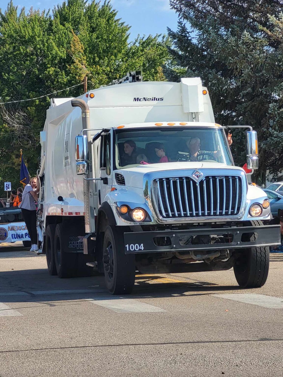 J&M Sanitation – Idaho’s First All Electric Refuse Collection Vehicle